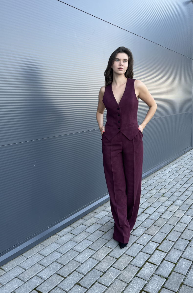 1STerica: bordeaux fitted vest