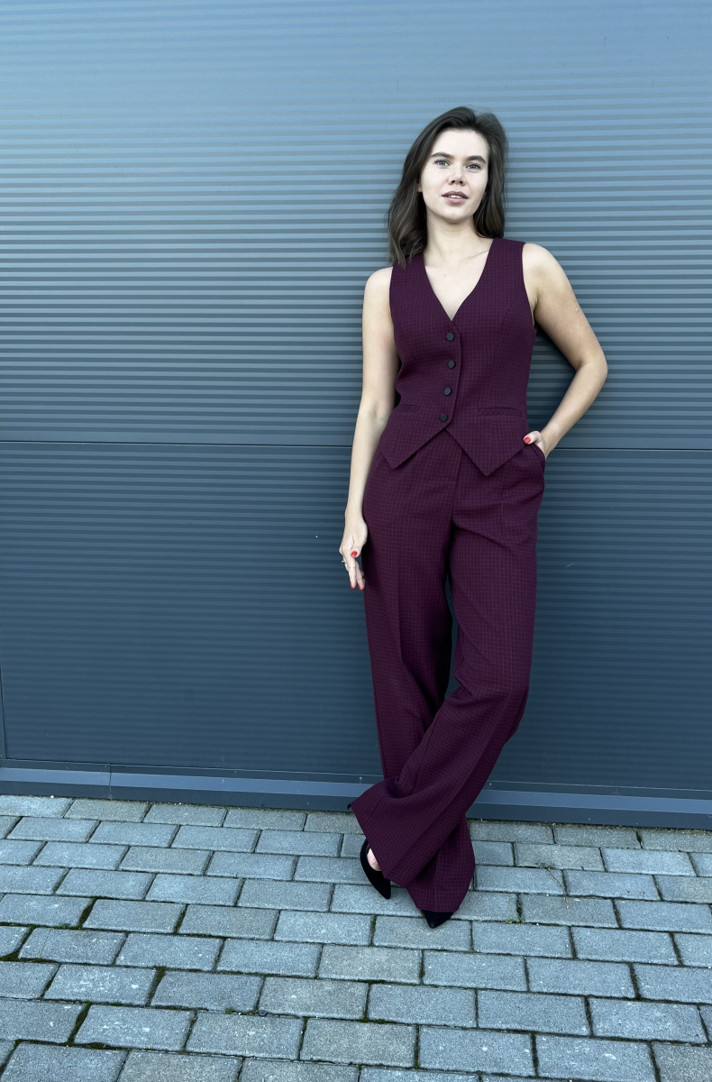 1STerica: bordeaux fitted vest